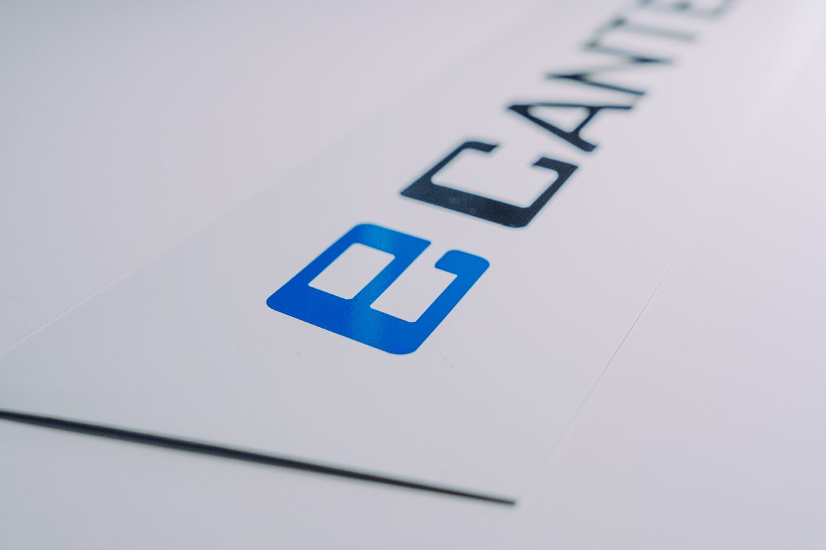 "Ready to Recognize" eCANTER stickers for pylons and wall moduls - FUSO ...